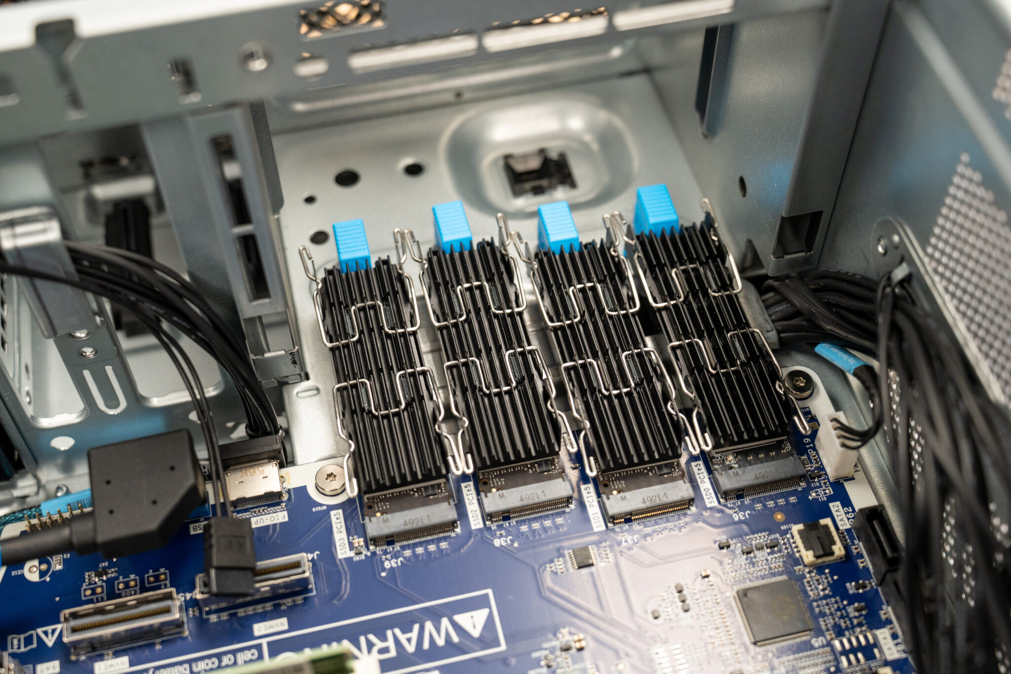 HP Z8 Fury G6i レビュー：Xeon 1基、Blackwell GPU最大4基搭載 - StorageReview.com