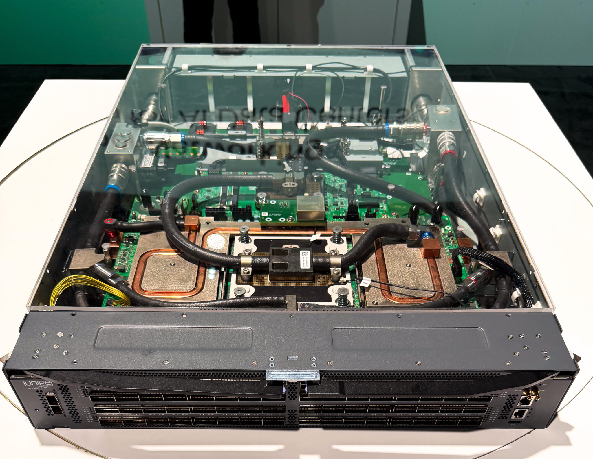 HPE mở rộng mạng lưới tự lái trên khắp các thiết bị đầu cuối, khuôn ...